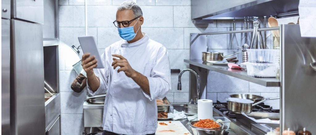 How to Keep a Commercial Kitchen Organized and Clean - Sani Professional.
